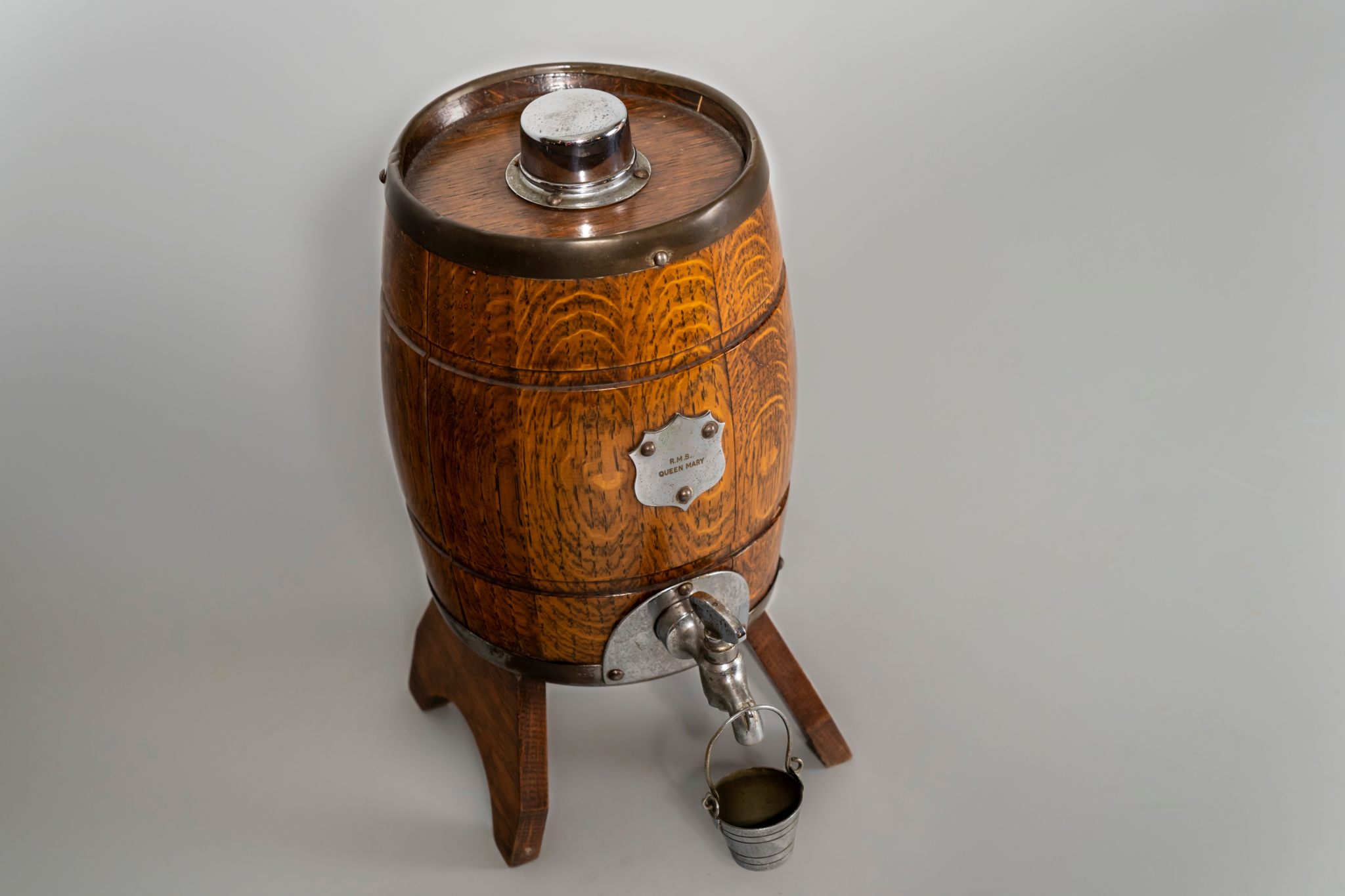 Circa 1930 Rum Keg with "R.M.S Queen Mary" Emblem - Antiques Resources ...